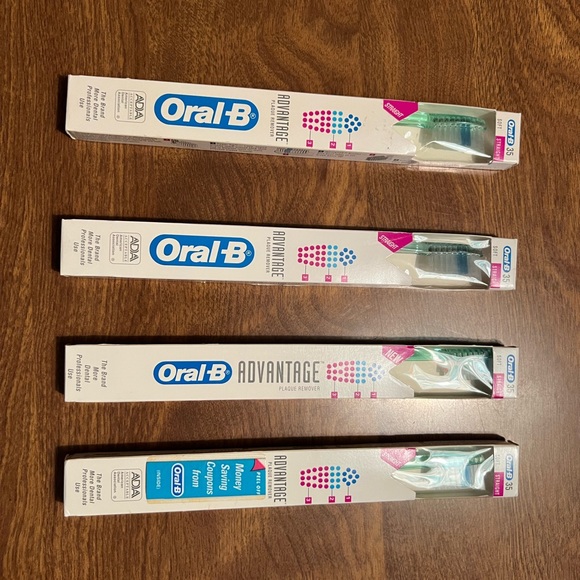 Oral-B | Other | Oralb Advantage Plaque Remover Toothbrush Lot 35 Soft ...